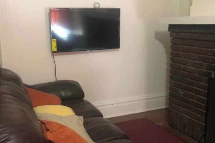 Lovely 1br Apartment In Charming Downtown Albion - Albion, MI