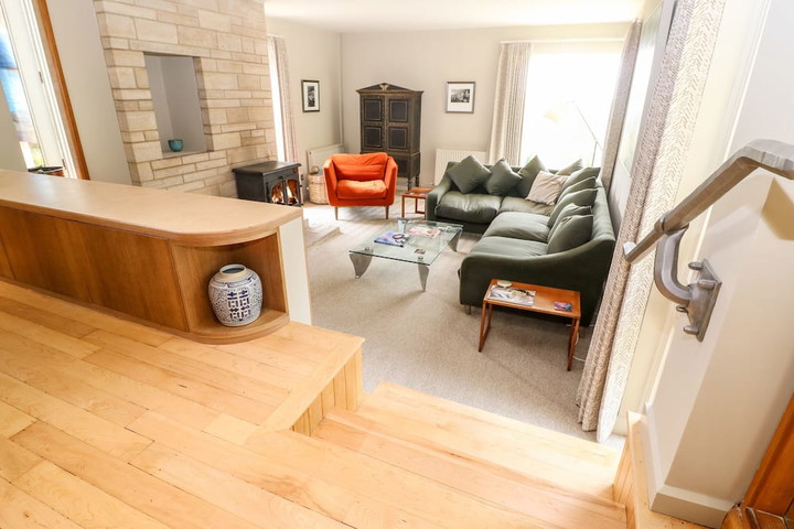 Under Catswood, Pet Friendly, Luxury Holiday Cottage In Stroud - Stroud