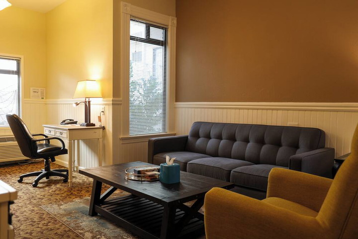 Marvelous 2 Bedroom Hotel Suites With Living Room,free Parking,breakfast,moscone - San Francisco, CA