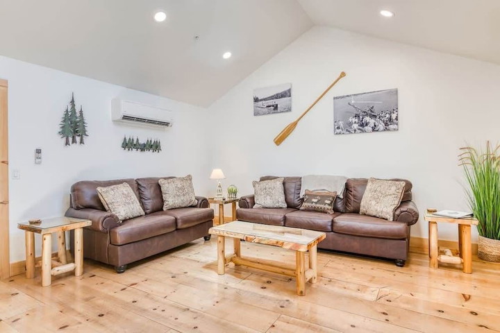 Cottage Style Suite | Private Hot Tub & Fire Pit - Bass Lake, CA