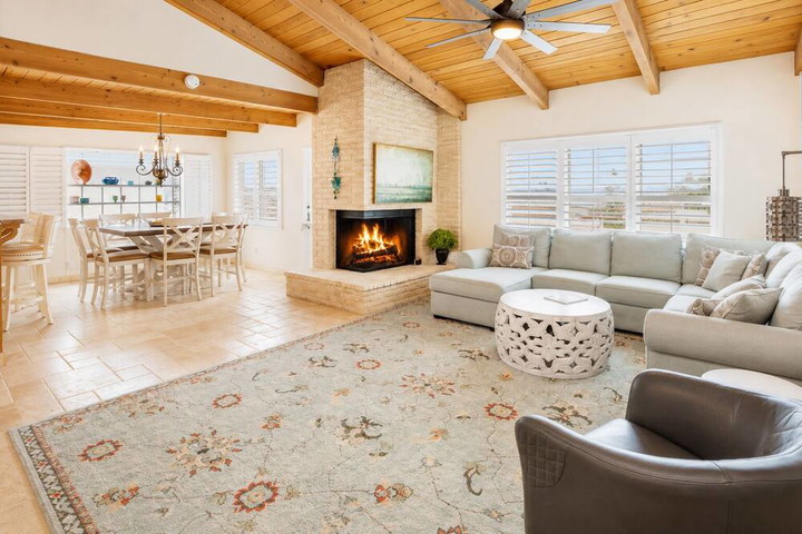 25% Off Oct 22-25, Steps To Sand, Roof-top Deck! - Oxnard, CA