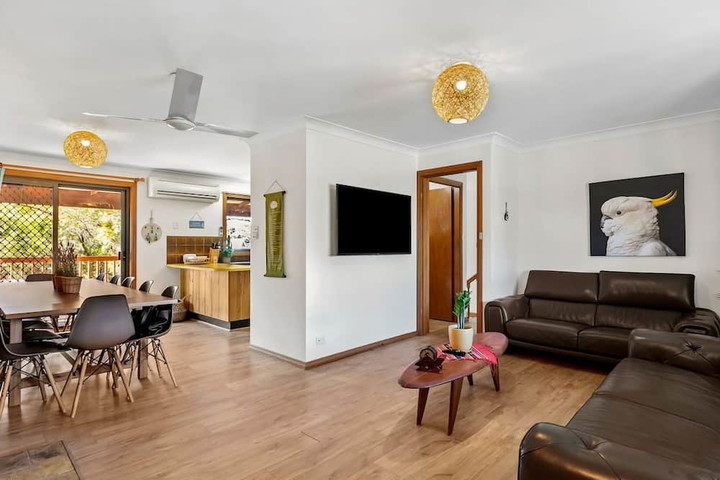 Pigeon House Is A Spacious Home In Cunjurong Point - Ulladulla