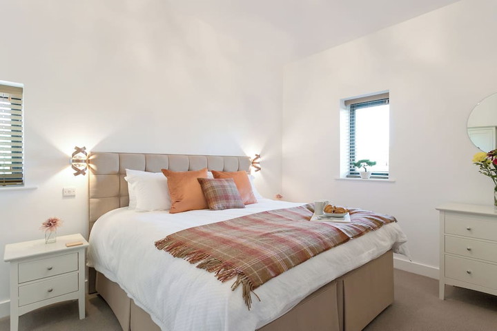 The Hideaway -Ukc3844 - Staffordshire