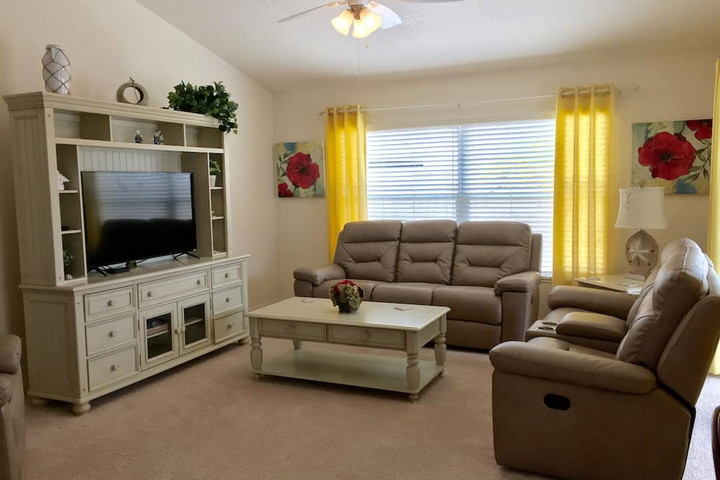 2 Bed/2bath Plus Den  Courtyard Villa - The Villages, FL