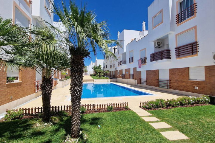 2 Bedroom Top Floor Apartment, Swimming Pool, Air-con. - Tavira