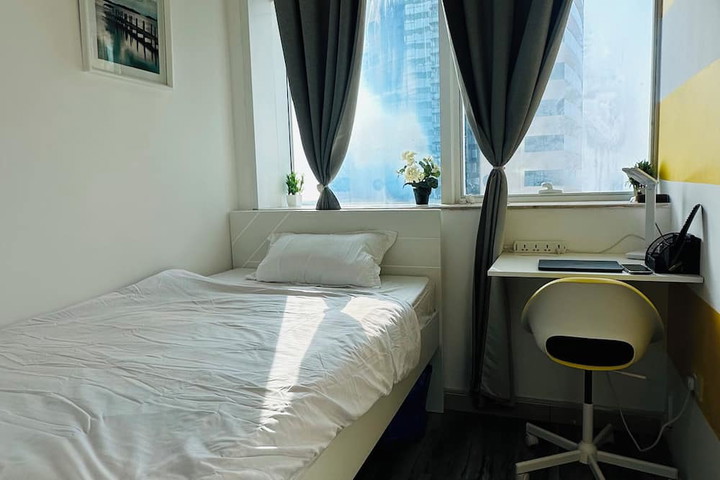 Urban Panda Hostel Marina Dubai - Dubai Marina