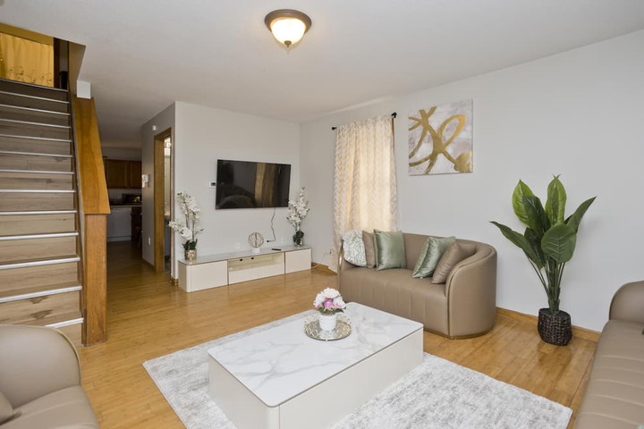 Cozy 3-bedroom Duplex2 In Beautiful Springfield With Wifi, Central Ac - Ludlow, MA