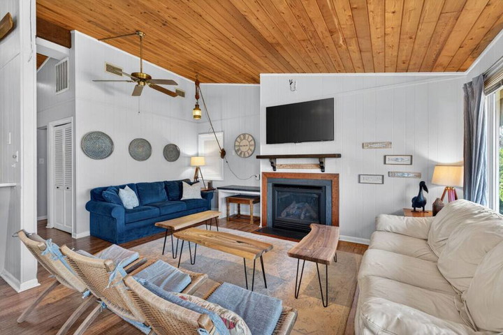 New! Coastal Retreat, Boat, Surf, Swim, Kayak, Hot Tub - Virginia Beach, VA