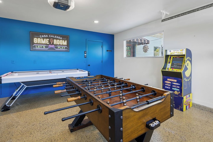 Santa Ynez Retreat Sleeps 12: Pool, Spa, Game Room - Santa Ynez, CA