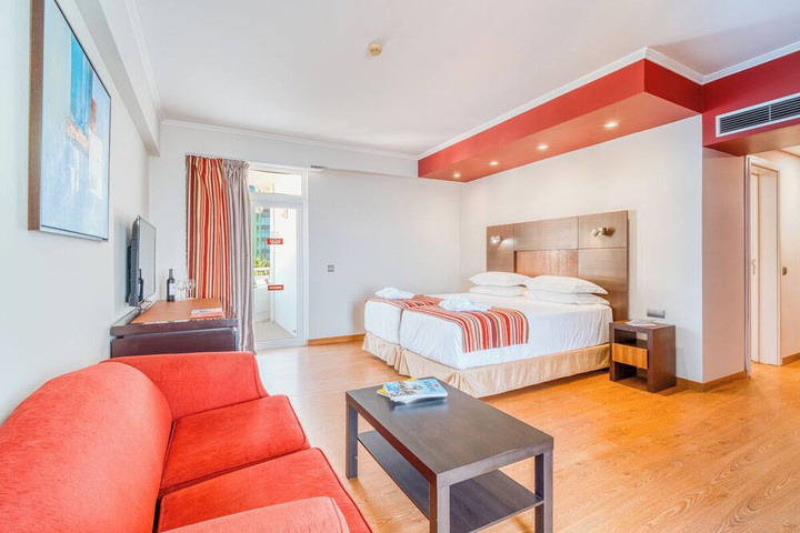 Beachfront Hotel With Private Balcony, Sea View, Outdoor Pool And Spa! - Funchal