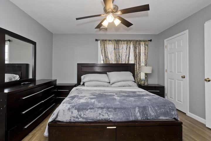 Cozy 3-bedroom Duplex1 With Wifi, Ac In Peaceful Springfield - Springfield, MA