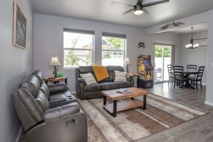 Lone Pine Retreat - 3br 3ba - With Hot Tub - Kalispell, MT