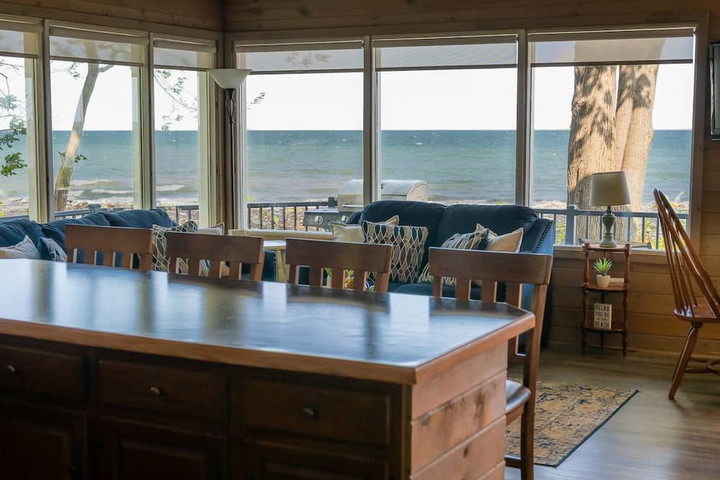 Cozy Getaway On Lake Erie - North East, PA