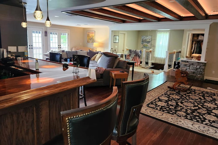 Open Floor Plan-historic Elmwood Village, Buffalo Area-gated Off-street Parking - Buffalo