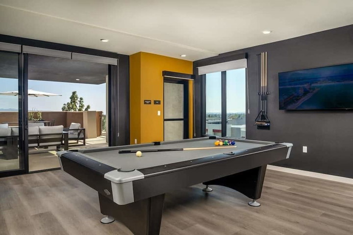 Stylish 1b1b|pool & Gym|tvs In All Room - Rosemead, CA