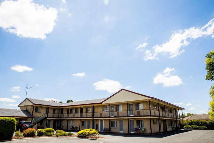 Lilac City Motor Inn Standard Queen Room 10 - Goulburn