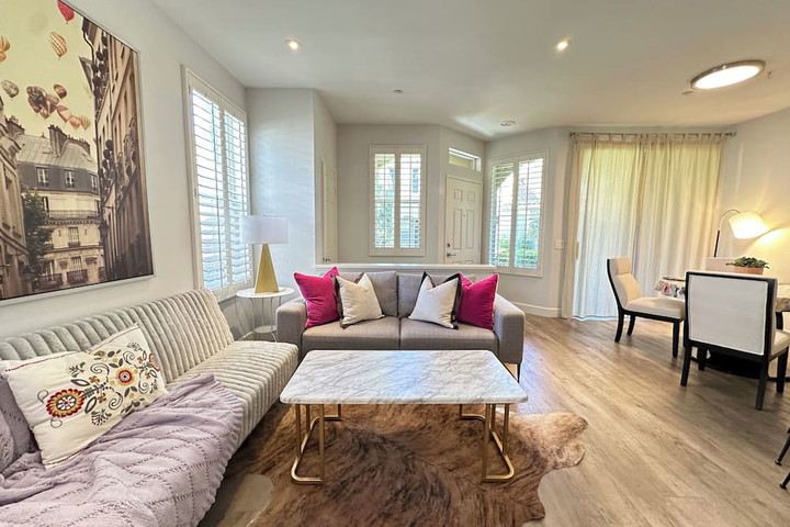 Charming 2b&3b Townhome  In  Oak Creek Irvine - Irvine, CA