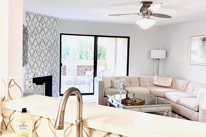 New! Stunning 2 Bd 2 Ba Resort Style Condo In The Az Biltmore. Mtn Views! - Phoenix, AZ