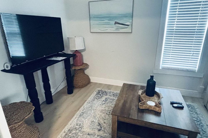 The Seaside Retreat Cottages Are Just Across The Street From Indian Rocks Beach! - Indian Rocks Beach, FL