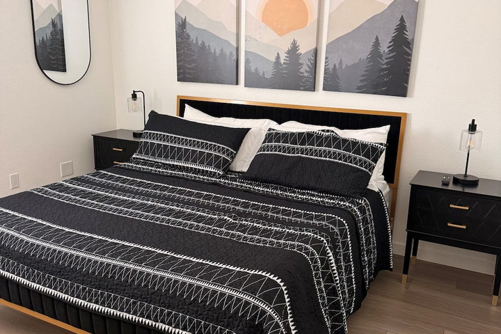 Guest House Near Colleges & Hospital - Ontario, CA