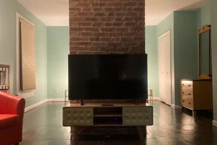 Mid-century Downtown Staunton Loft - Staunton, VA