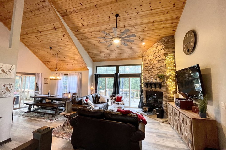Fall Beauty! Hot Tub, Family Friendly, Games Firepit, Pool/marina Access - Illinois