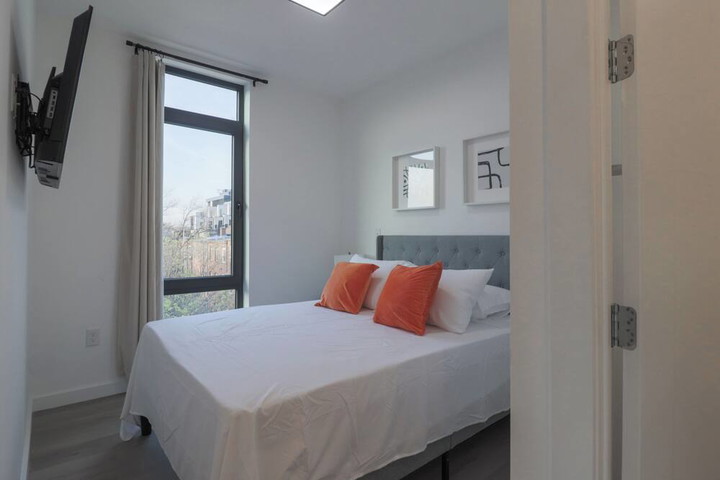 Unit 9: Luxe 2br Penthouse | Sleeps 6 - Bethesda, MD
