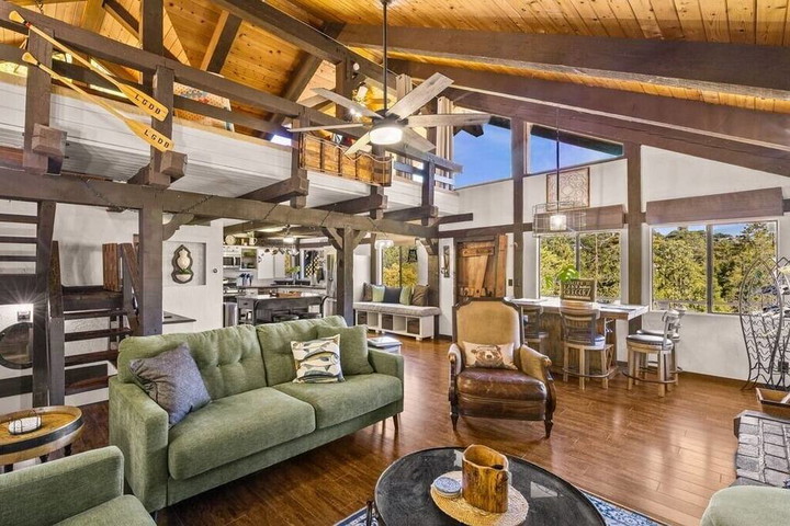Experience Lake Life Steps Away! Crestline's 3-bedroom Retreat Near Lake Gregory - San Bernardino, CA
