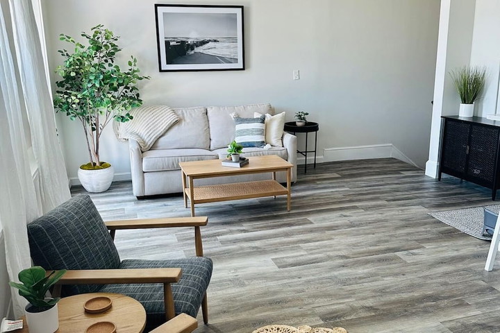 2 Bedroom Apartment On Top Floor In Portland's West End - Portland, ME