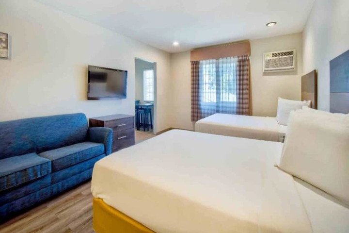 2 Full Beds | Non-smoking, Kitchen - San Marino, CA