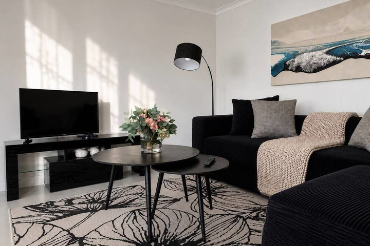Stylish Parkhurst Cottage Walk To 4th Avenue Precinct - Sandton
