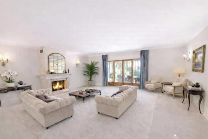 Villa De Lujo Junto Al Mar En Marbella - Marbella