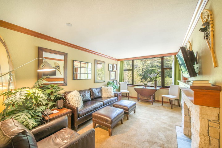 Luxury Everline Resort & Spa: Swimming Pools, Hot Tubs, Saunas, Golf & Spa - Tahoe City, CA