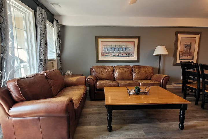 Ground Floor / Mountain View / 2 King Beds - Fairmont Hot Springs, BC