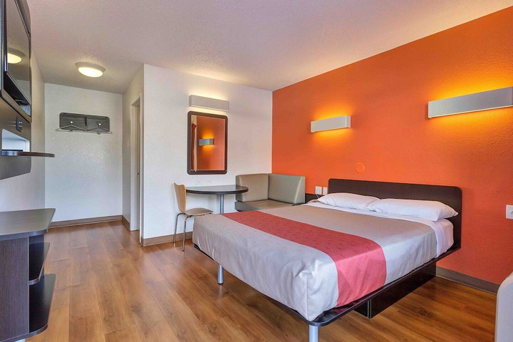 1 Queen Bed | Non-smoking, Micfridge - Santa Rosa, CA