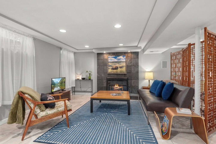 Mid-century Apple Blossom Suite! - Westminster, CO