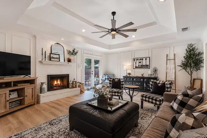Relaxing Fall Retreat W/ Pool And Firepit! - Garland, TX
