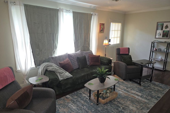 Hero's Hideaway, North Jackson, Sleeps 8 - Jackson, MS