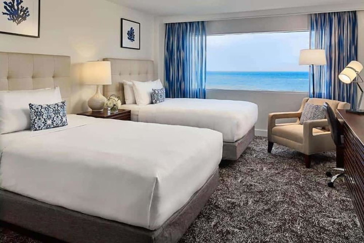 2 Beachfront Suite Near Bonnet House & Birch Park | Infinity Pool & Sun Deck - Fort Lauderdale, FL