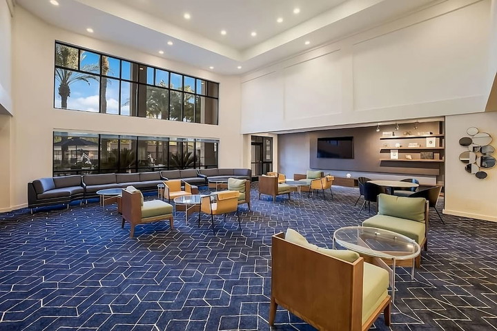 Modern Stay | 1 King Bed | Onsite Pool | Near Makutu's Island - 0.6 Miles - Chandler, AZ
