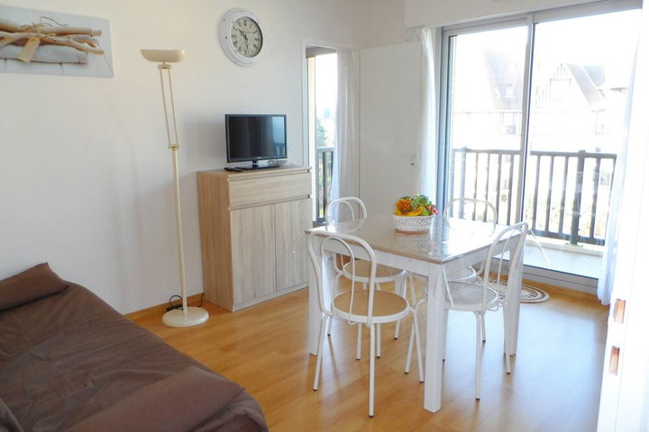 Cabourg: Appartement 2 Pièces Proche Plage Avec Piscine Et Parking - Cabourg
