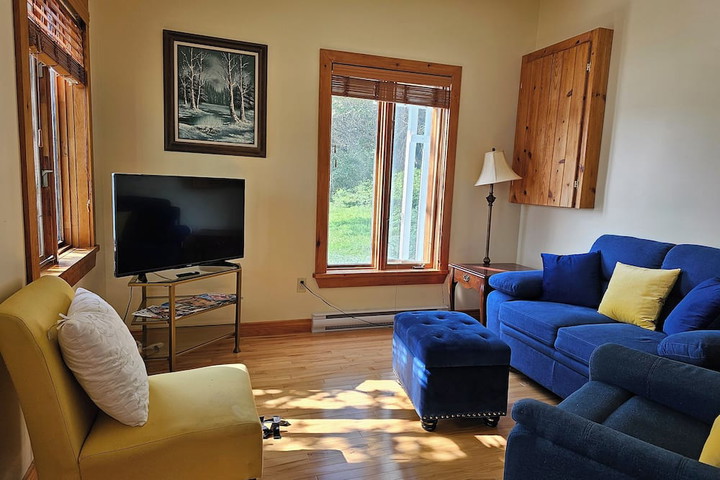 Oceanfront Garden Cottage - Gateway To Attractions & Towns. Private Cove Mooring - Chester