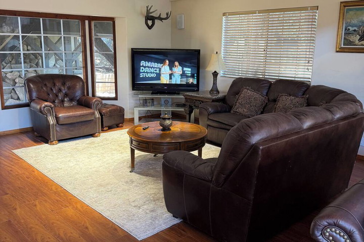 Lake Arrowhead Luxury Cabin / Stunning Views, Game Room & Sleeps Large Groups - Lake Arrowhead, CA