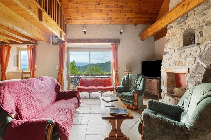 Holiday Home 'Le Panorama' With Mountain View, Shared Terrace And Wi-fi - Auvergne
