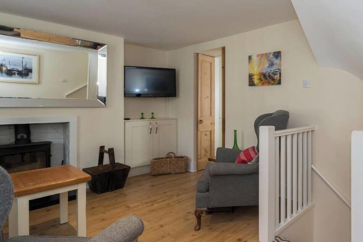 Relax Just A Short Stroll From Viking Bay In This Charming Seaside Cottage. Perfect For Couples Or Small Families, With Stylish Décor, Modern Comforts, And A Private Courtyard For Sunny Breakfasts Or Evening Drinks. - Broadstairs