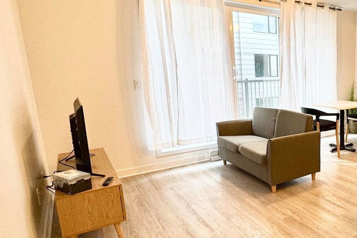 Buchanan *605* - Midtown Luxe Loft + Gym - Dorval