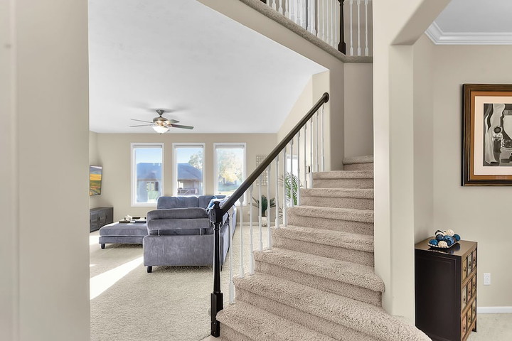 Family Home In West O : Hot Tub, Fire Pit, Game Rm - Omaha, NE