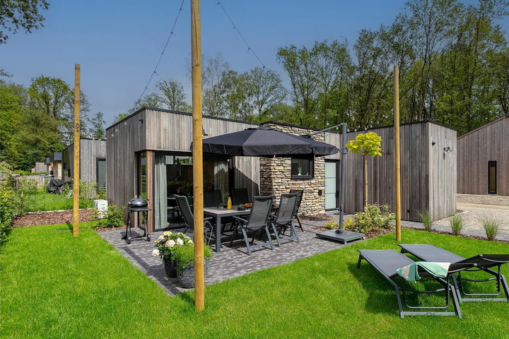 Modern Holiday Home For 4 People In The Woods - Genk