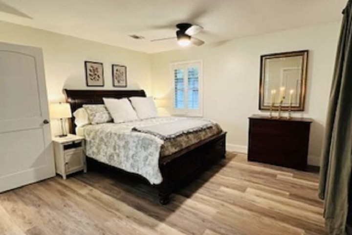 Charming 3-bedroom Farmhouse In Graceville With Ac, Wifi - Florida
