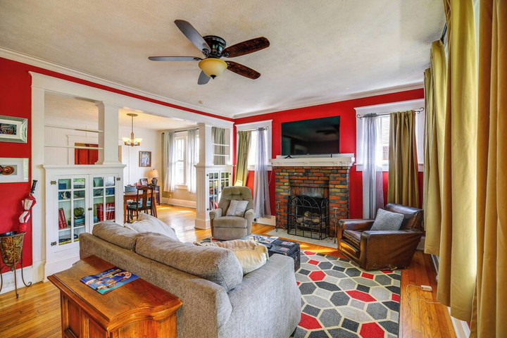 Walk To State St! Bristol Craftsman W/ Backyard - Bristol, TN
